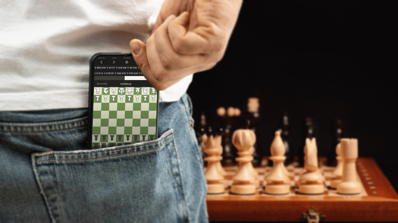 Cheating in Chess: problems, examples and countermeasures